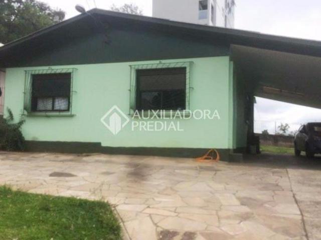 Casa com terreno amplo prox Shoping