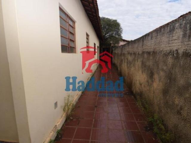 CASA COM TERRENO AMPLO VILA ROBERTO
