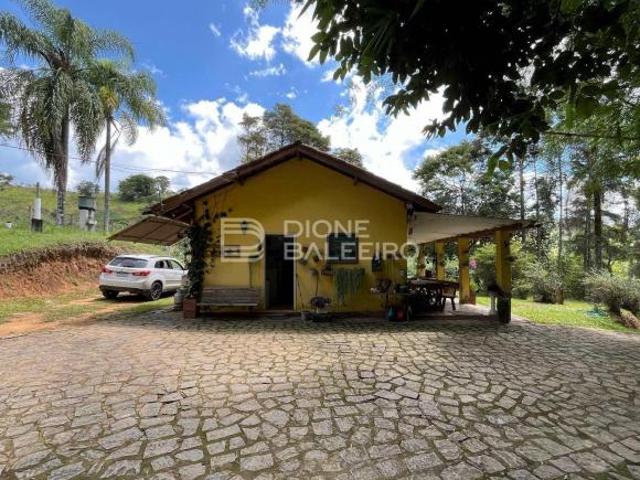 Casa com Terreno de 18.000 m²