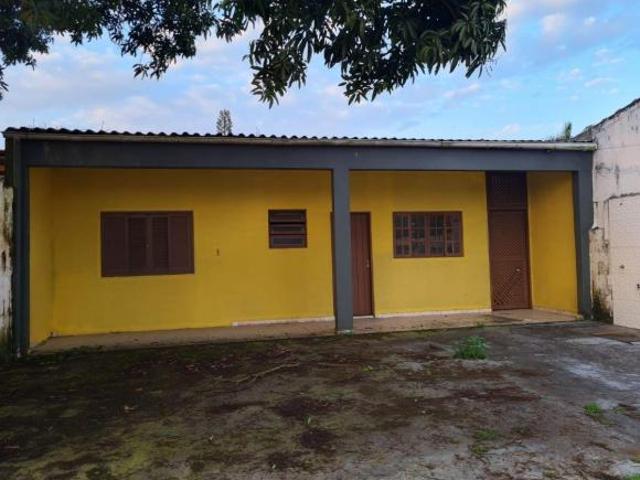 Casa com Terreno de 275m² e Edícula em Itanhaém