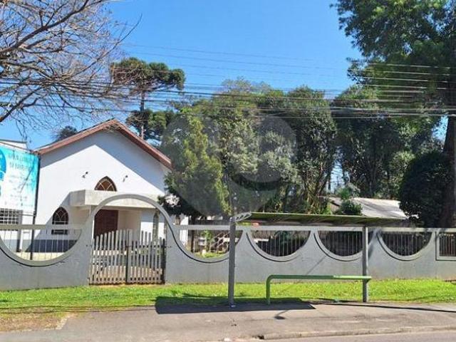 CASA COM TERRENO DE 2.960m2 NA AVENIDA DE GRANDE FLUXO DE VEÍCULOS NO BOA VISTA