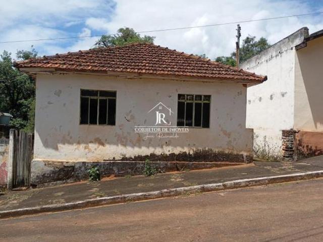 Casa com terreno de 3.478 m2 no Bairro Rural dos Rochas Fama MG
