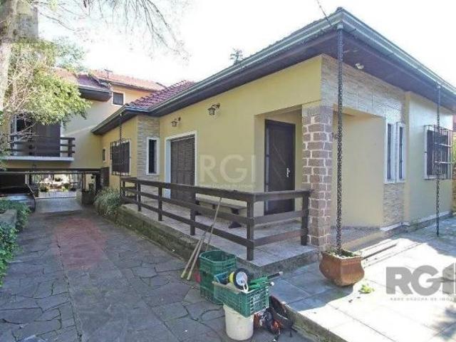 casa com terreno de 900m² na Av. Eng. Ludolfo Boehl – Teresópolis