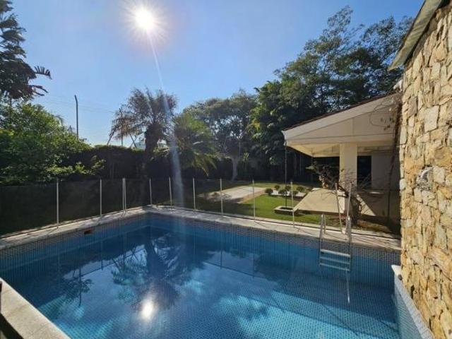 Casa com terreno enorme oportunidade