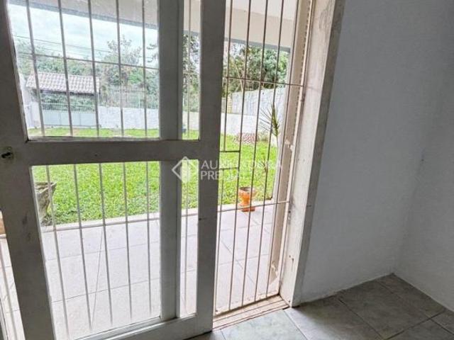 Casa com terreno espaçoso Bairro Belém novo