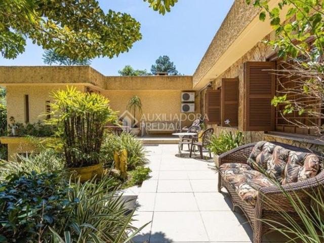 CASA COM TERRENO 2.588m2