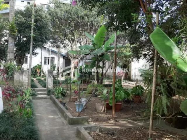 Casa com ótima localização