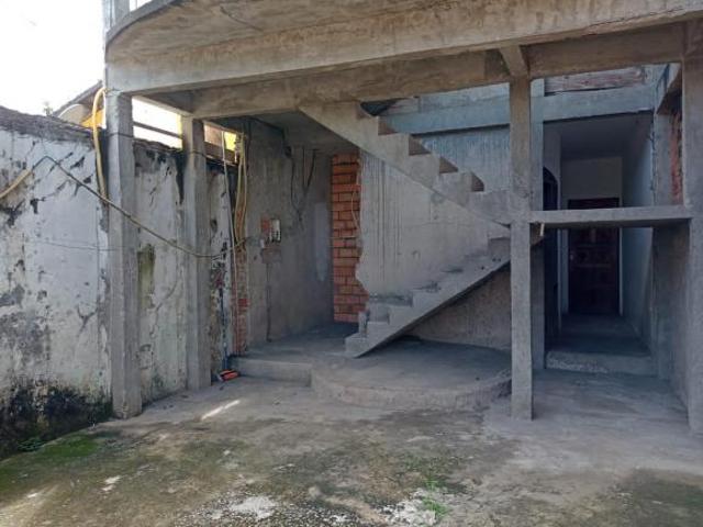 Casa com três andares em Mogi das Cruzes SP