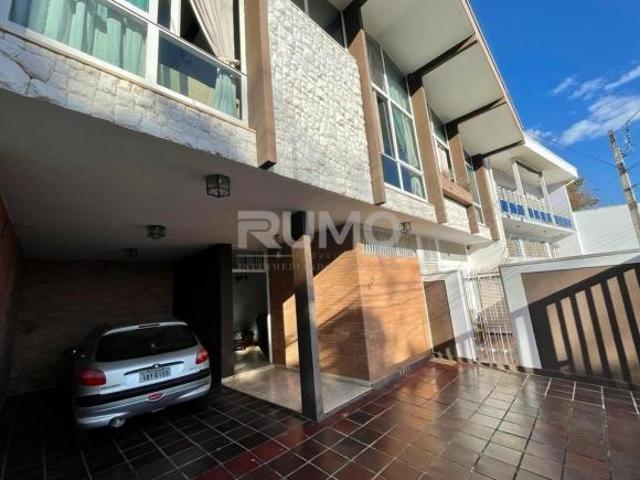 Casa com três dormitórios à venda no Jardim Proença
