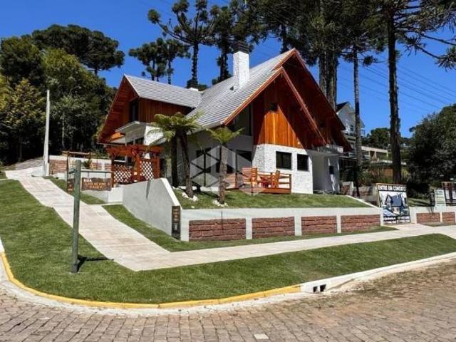 Casa com três dormitórios Canela