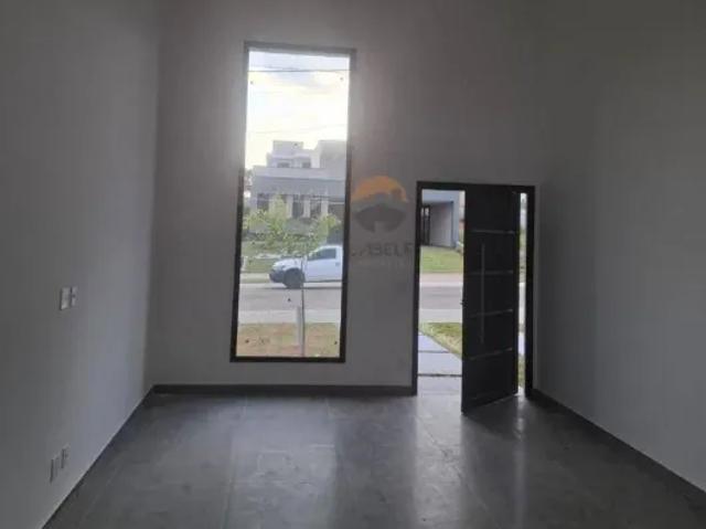 Casa com tres dormitórios Condomínio Central Park Vargem Grande SP