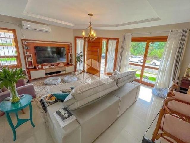 Casa com três dormitórios em Gramado