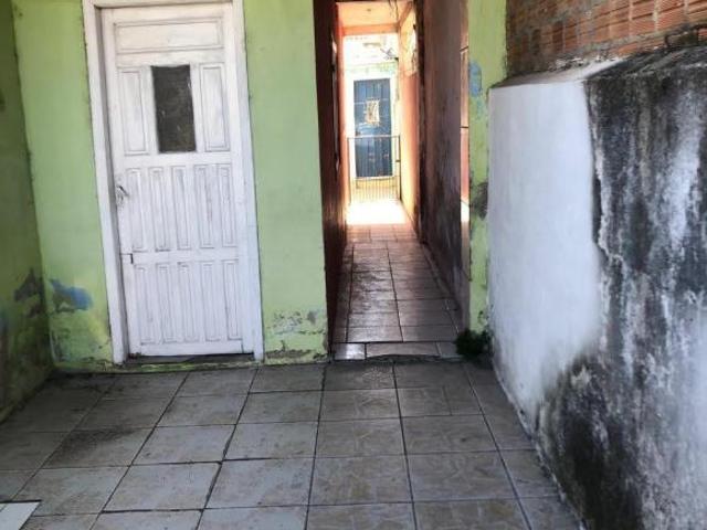 CASA COM TRÊS HABITAÇÕES INDEPENDÊNTES NA HÍPICA