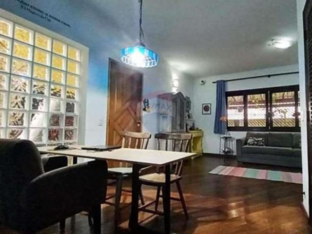 Casa com três quartos à venda perto do metrô Conceição