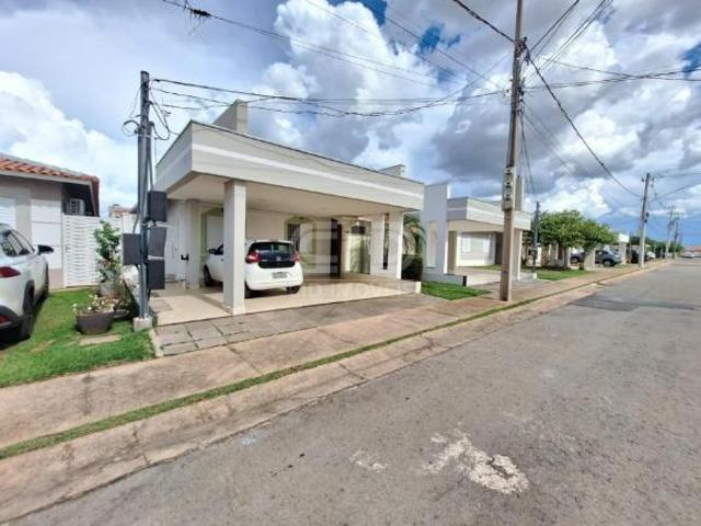 Casa com três quartos no Condomínio Rio Coxipó