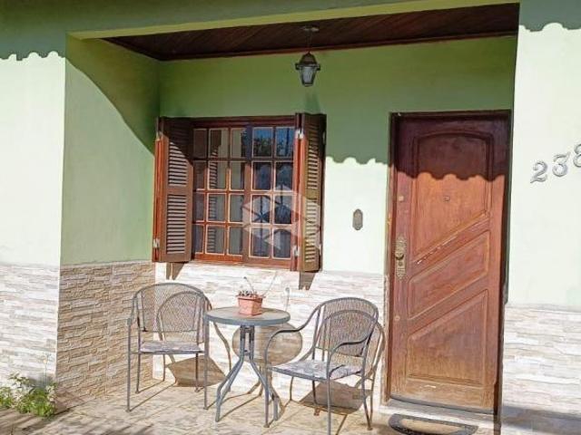 CASA COM TRÊS QUARTOS, SENDO OS TRÊS COM SUÍTES 150M2 JARDIM ALGARVE ALVORADA