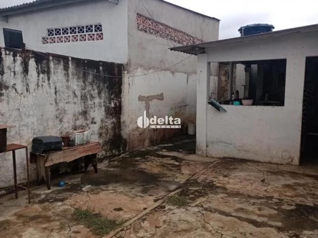 Casa com um Barracão Novo Ótima Localização