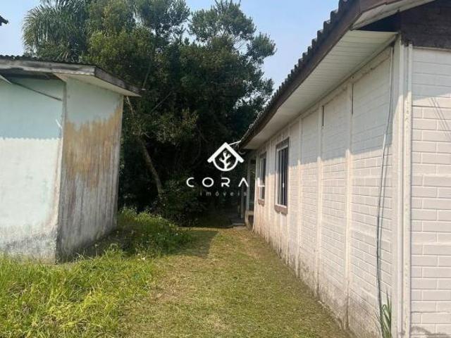 Casa com um super terreno