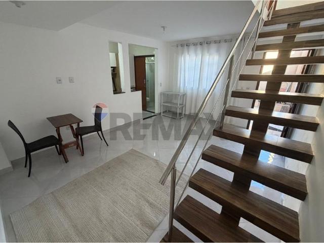 casa com uma quarto com suite e varanda