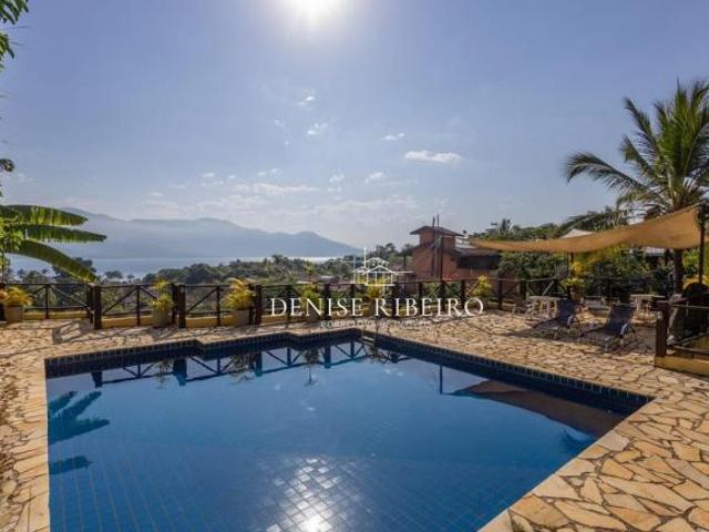 Casa com vista ao mar à venda em Ilhabela
