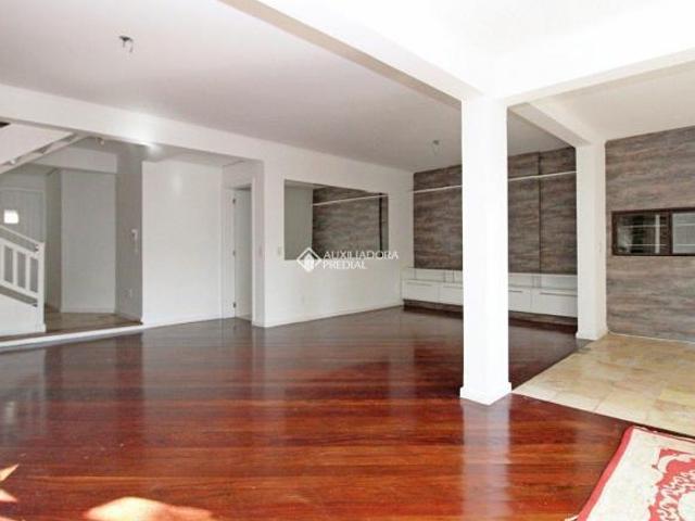 Casa com vista cinematográfica para o rio!