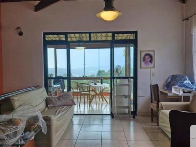 Casa com Vista Deslumbrante no Bosque do Jambreiro ? 4 Quartos, Quintal Frutífero e Localização Priv