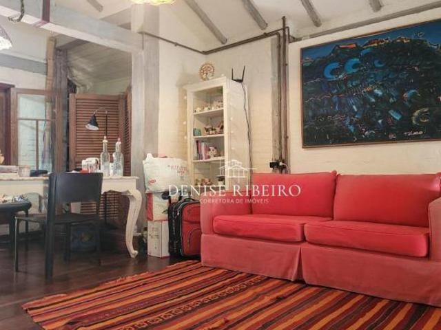 Casa com vista e matrícula à venda em Ilhabela Centro
