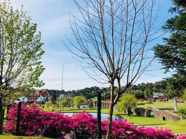 CASA COM VISTA NO CONDOMÍNIO QUINTA DA SERRA EM CANELA/RS
