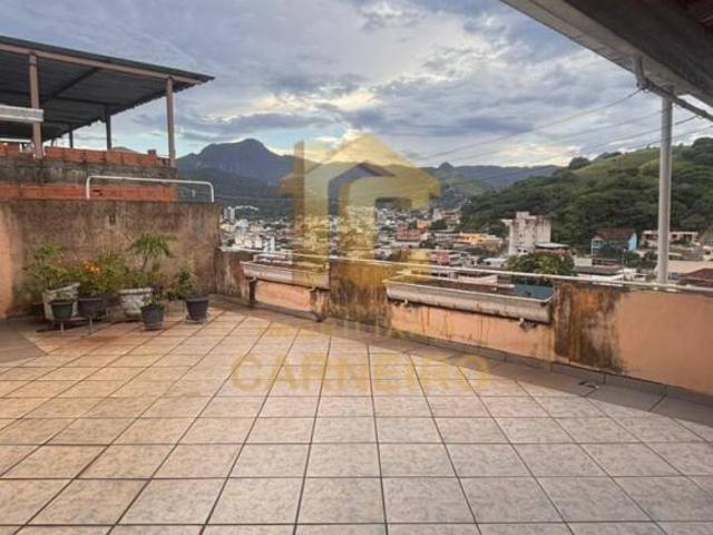 CASA COM VISTA PANORÂMICA DEFINITIVA À VENDA NO BAIRRO JK
