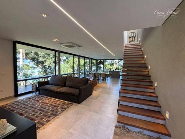 Casa com Vista para o Mar à Venda em Maresias | 1.200m² de Terreno | 400m² Construídos | 6 Suítes |