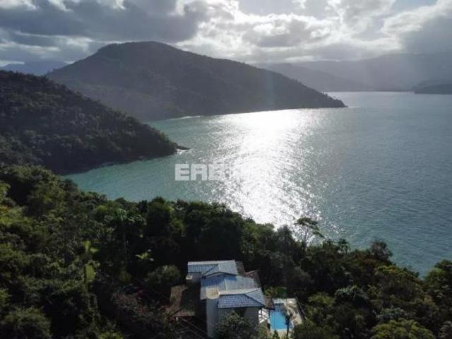 Casa com vista para o mar desde a baía do Itaguá até Itamambuca