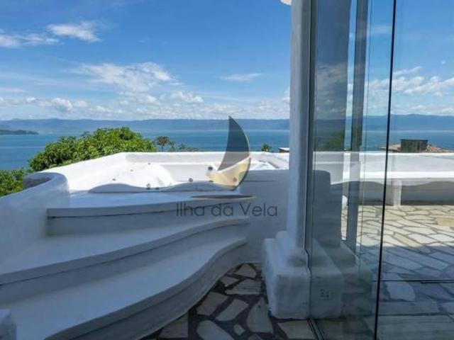 Casa Com Vista Para o Mar em Armação Ilhabela