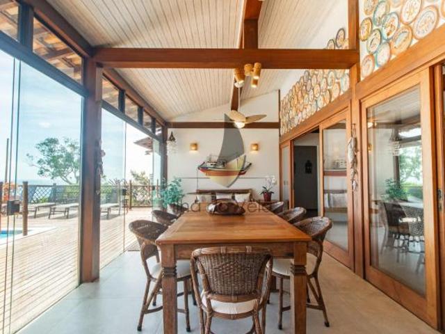 Casa Com Vista Para o Mar em Ponta da Sela Ilhabela