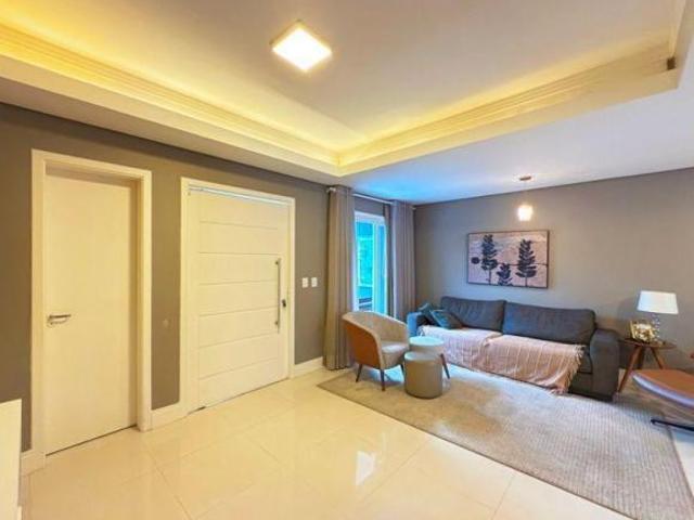 Casa com vista para o Rio e 3 dormitórios
