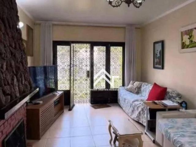 Casa com Vista para a Pedra Grande Excelente Localização com Piscina, Sauna, Churrasqueira e Edícul
