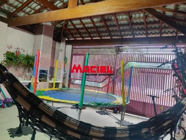 CASA COM ACABAMENTO DE PRIMEIRA PUTIM 100 M²