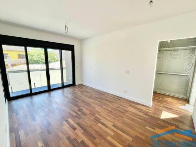 Casa com Acabamentos de Alto Padrão em Alphaville Residencial 2