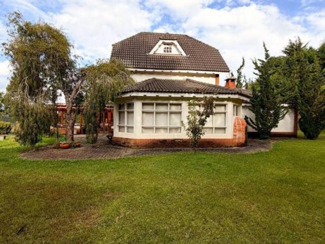 Casa com ampla vista a venda em Campos do Jordão