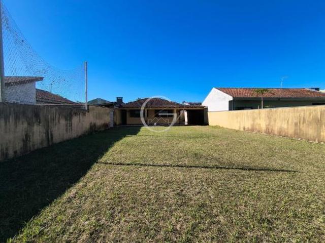 CASA COM AMPLO TERRENO NO CARMERY