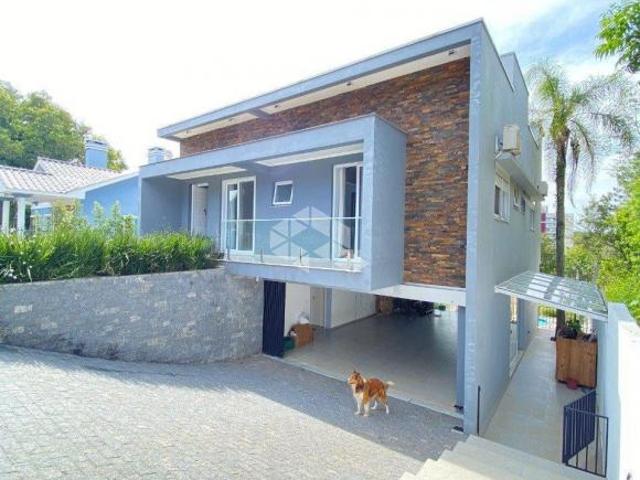 Casa com amplo terreno no Jardim Europa Hortênsias