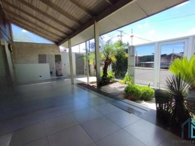 Casa com amplo terreno nos fundos de 364 m², 03 quartos c/suíte Bairro São José em Flores da Cunha R