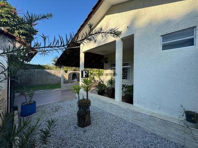 Casa com amplo terreno à venda em Shangri lá
