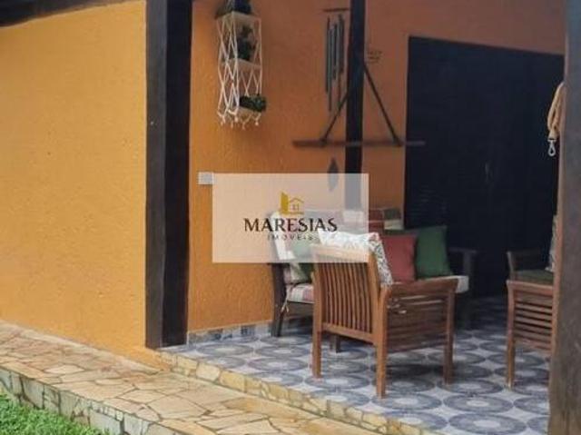 Casa com amplo terreno de 1500 m2 a venda e Camburi