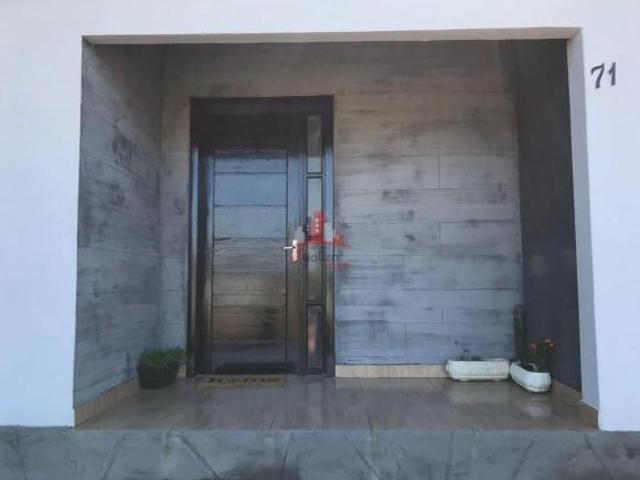 Casa com Amplo Terreno de 300m2 e 2 Dormitórios em Sapucaia do Sul