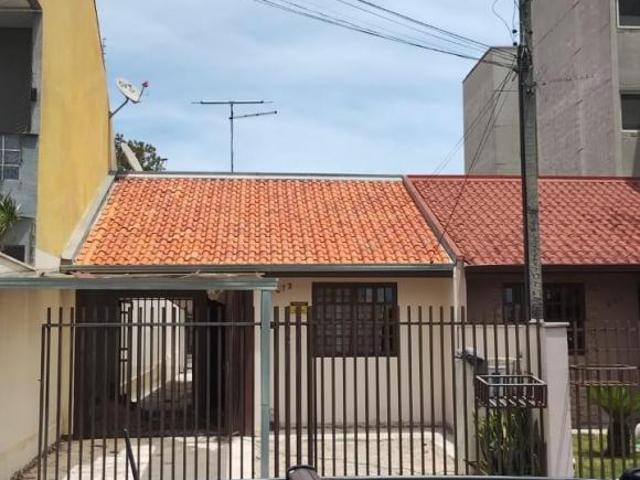 Casa com amplo terreno e 3 quartos 1 suíte