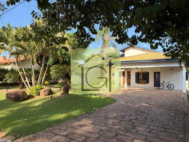 Casa com amplo terreno e 3 suítes à venda no Condomínio Monte Belo, em Salto/SP