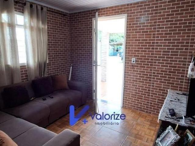Casa com amplo terreno Santa Terezinha