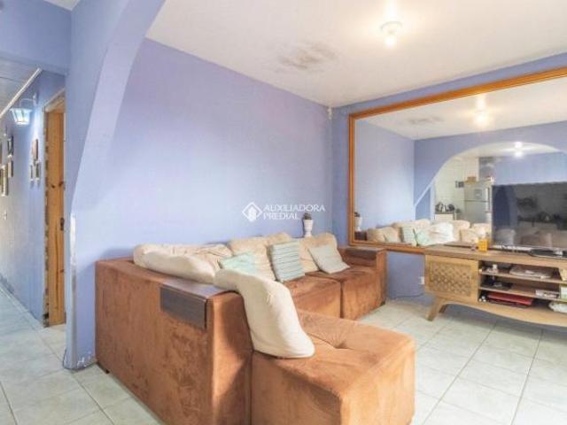 Casa com amplo terreno