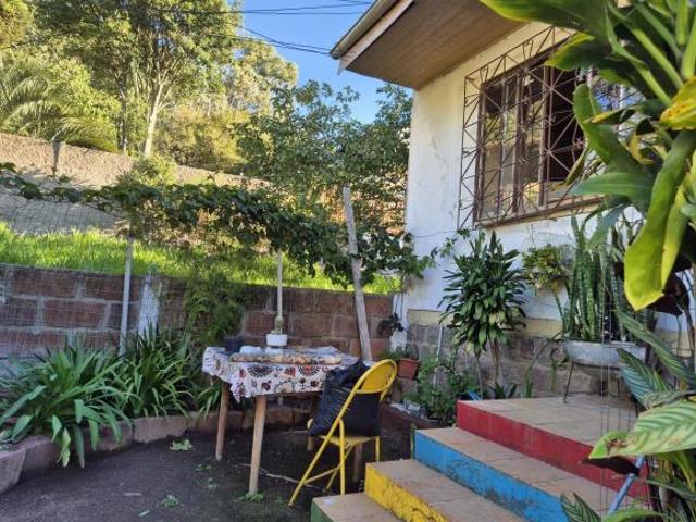 Casa com amplo jardim