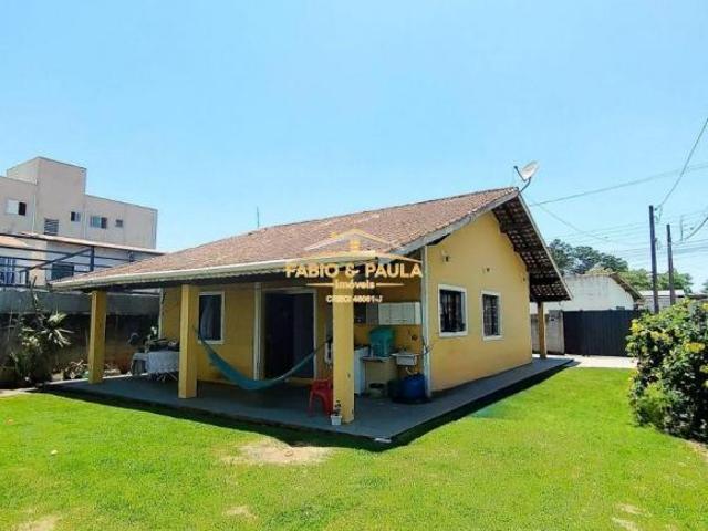 Casa com amplo quintal à venda no Bairro Ressaca em Atibaia